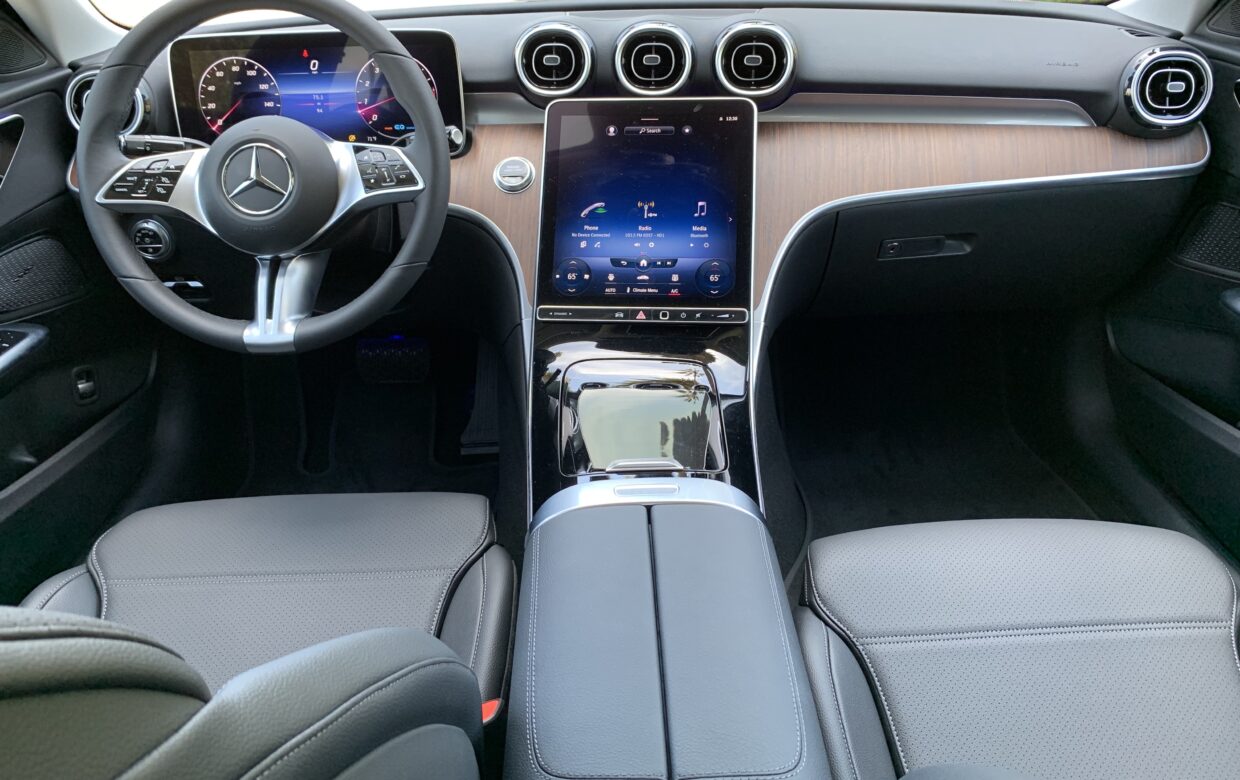 Mercedes-Benz C300 - Beverly Hills Car Rental