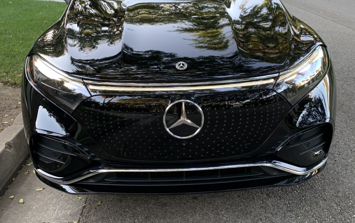 Mercedes EQS SUV 580 4Matic - Beverly Hills Car Rental